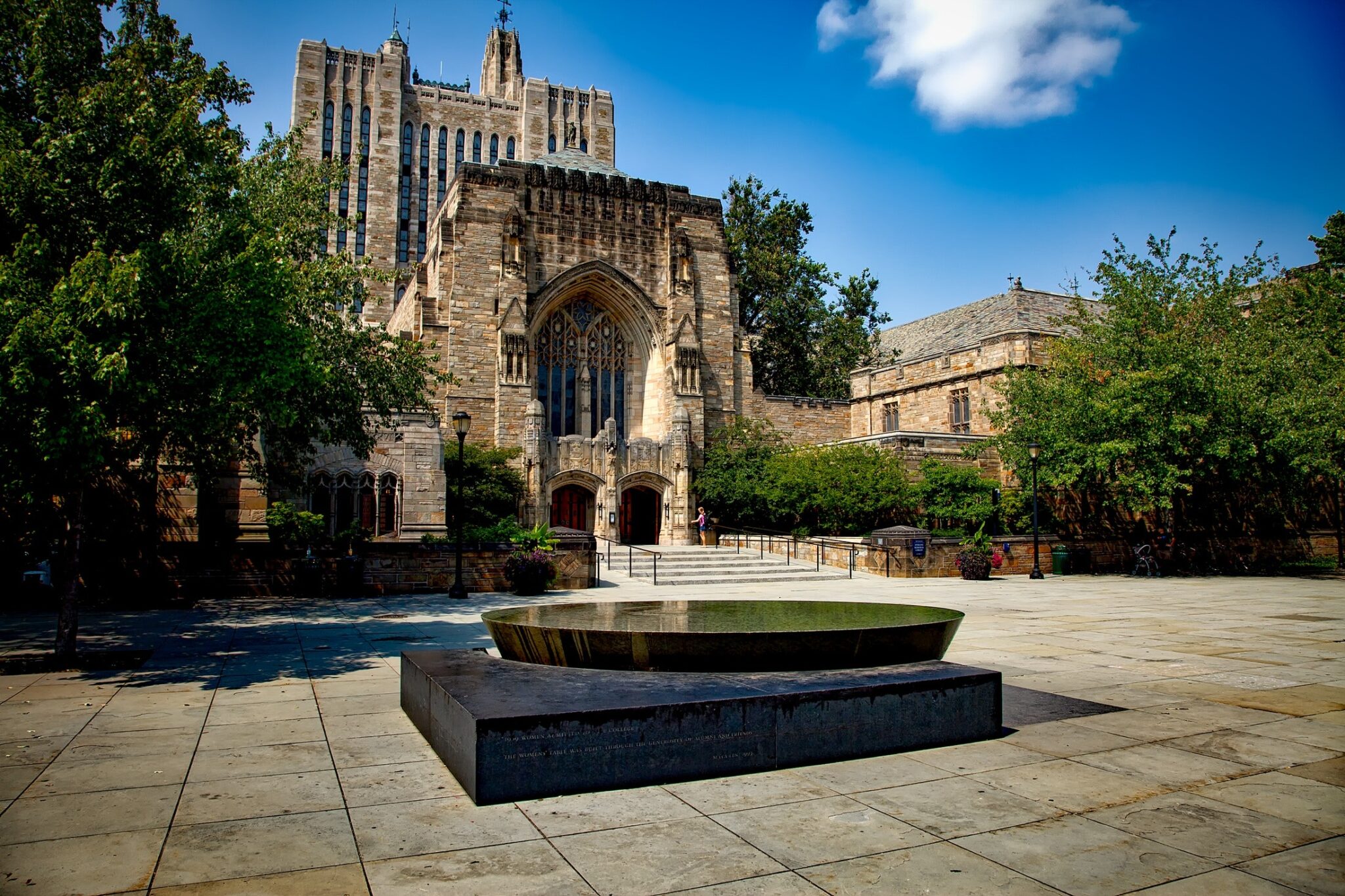 How To Get Into Yale - Guide To Ivy League Admissions [UPDATED ...